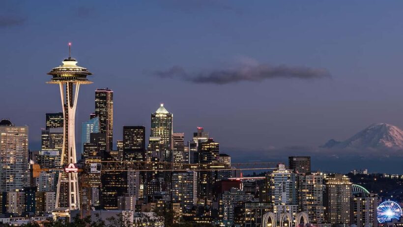 Vancouver: Seattle Day Trip with Guided City Tour - Border Crossing and Departure to Seattle