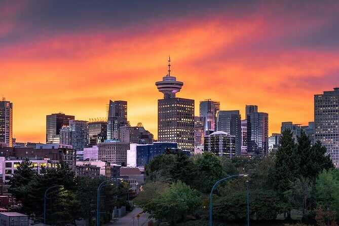 Vancouver Small Group Night Tour w/Capilano + Grouse Mtn Dinner - In-Depth Look at the Tour Experience