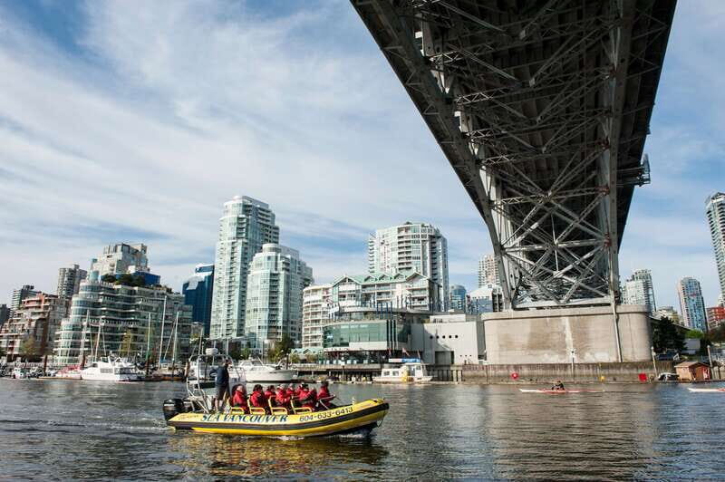Vancouver: Waterfront Sightseeing Tour - City and Harbour - The Value of Expert Guides and Personal Touch