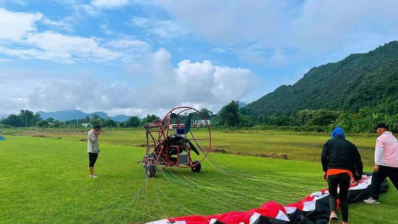 Vang Vieng: Paragliding Flight Single Ticket and Transfer - Key Points
