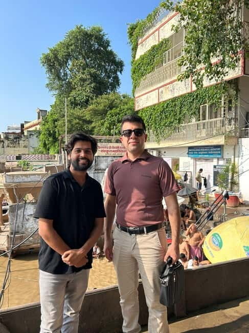 Varanasi: Ancient ghat walk tour with local guide - Key Points