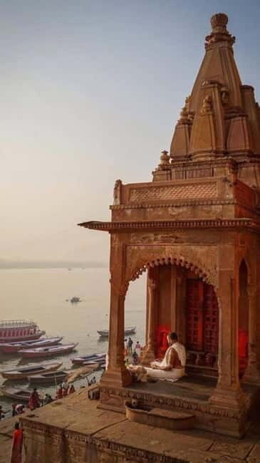 Varanasi: Ancient ghat walk tour with local guide - An In-Depth Look at the Tour