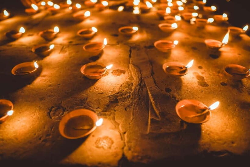 Varanasi: Dev Diwali Boat Ride with Food and Guide - Group Sizes and Flexibility
