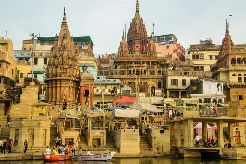 Varanasi Landmark Evening City Tour - Aarti & Boating - Key Points