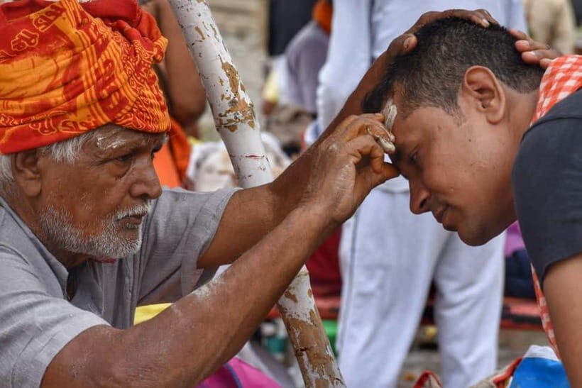 Varanasi Landmark Evening City Tour - Aarti & Boating - The Journey Through Varanasi’s Sacred Waters and Ghats