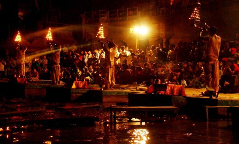 Varanasi: Morning Aarti with Boat Ride & Rooftop Breakfast - Key Points