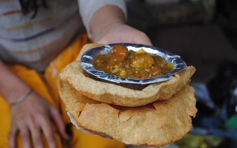 Varanasi: Night Tour with Aarti Ceremony and Street Food - The Experience: What You Can Expect on This Evening Adventure