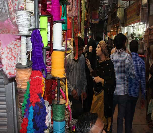 Varanasi: Private Evening Handicraft Market Tour with Dinner - What Makes This Tour Valuable?