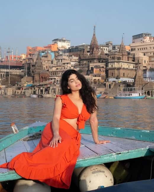 Varanasi: Private Heritage Walking Tour & Sunrise Boat Ride - Key Points