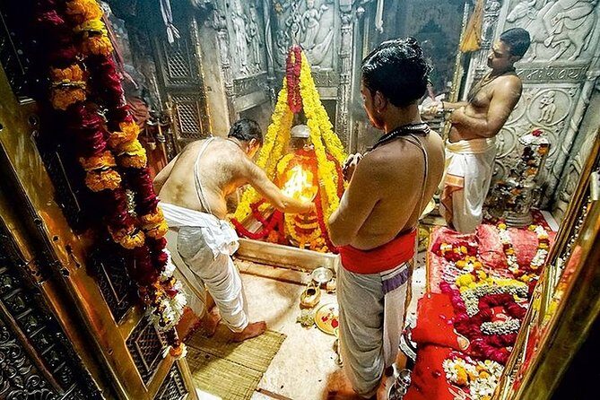 Varanasi:Sunrise tour with Ganga aarti,Akhada visit,Ancient stepwell & Breakfast - What the Reviews Say