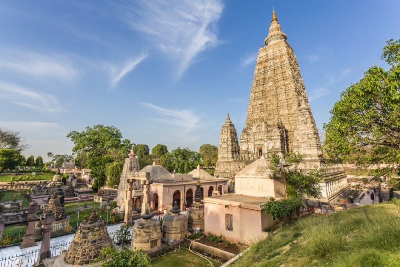Varansi: Day Tour to Sarnath with Boating and Ganga Aarti - Exploring Sarnath: The Birthplace of Buddhist Wisdom