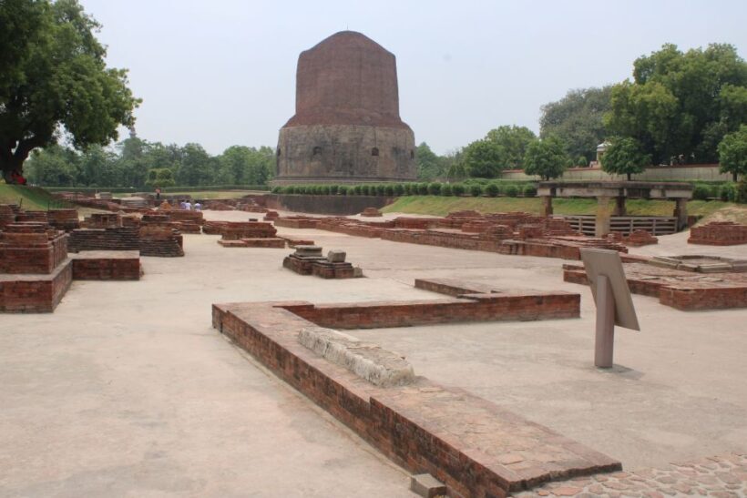 Varansi: Day Tour to Sarnath with Boating and Ganga Aarti - Evening Ganga Aarti: A Ritual of Light and Devotion