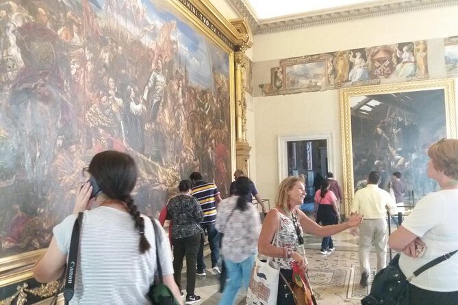 Vatican by Night Group Tour - In-depth Review of the Vatican by Night Tour