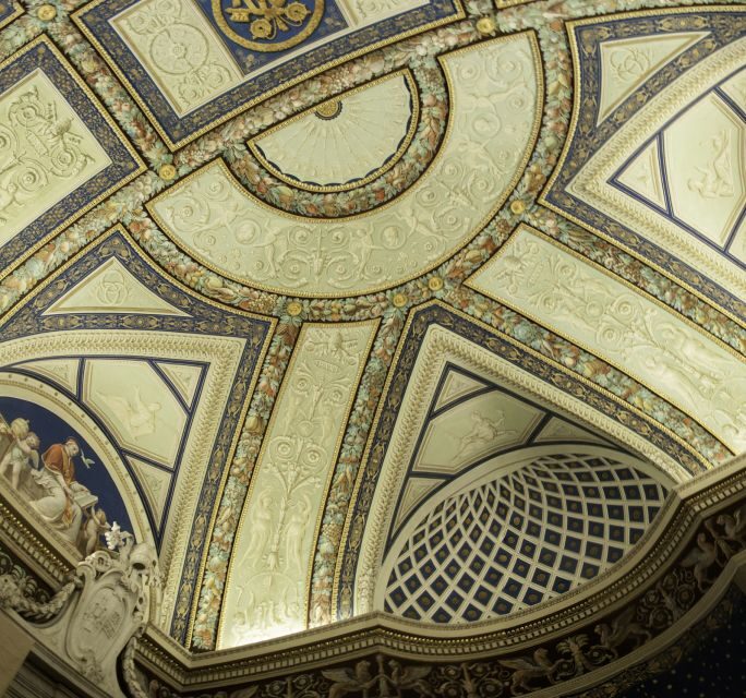 Vatican Museums, Sistine Chapel, & Raphael Room Private Tour - Analyzing the Experience: What You Can Expect