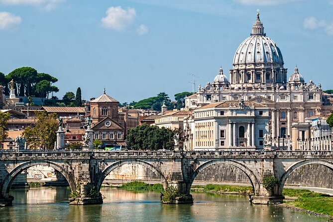 Vatican Museums & Sistine Chapel With Guided Tour Options - Meeting Point and Accessibility