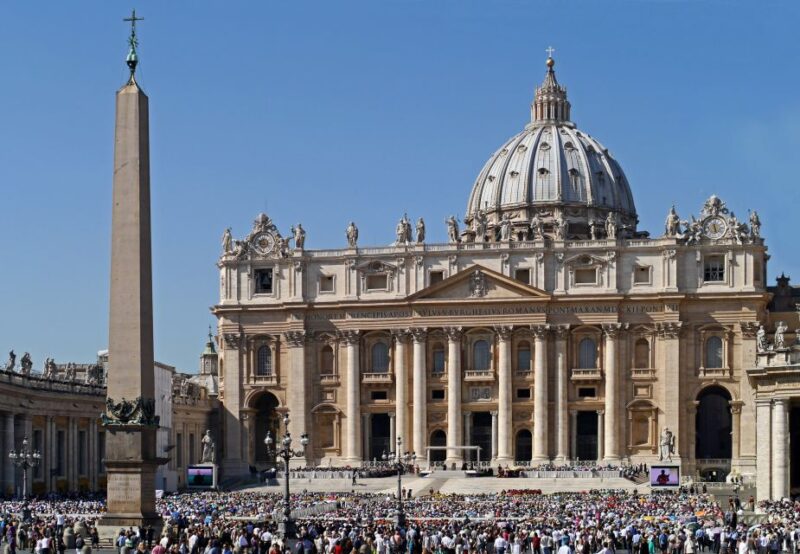 Vatican: Papal Audience and St. Peter's Basilica Guided Tour - Key Points