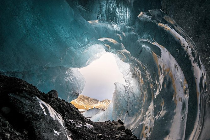 Vatnajökull Glacier Hike & Ice Cave Adventure - Small Group - Navigating the Icy Terrain