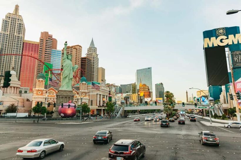 Vegas Explorer: Hop-On Hop-Off Adventure at Your Own Pace - The Night and Panoramic Tours