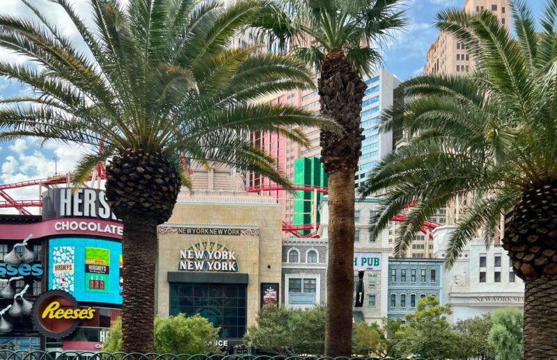 Vegas Highlights: Neon Lights & Desert - Audio Driving Tour - What’s It Like to Use?