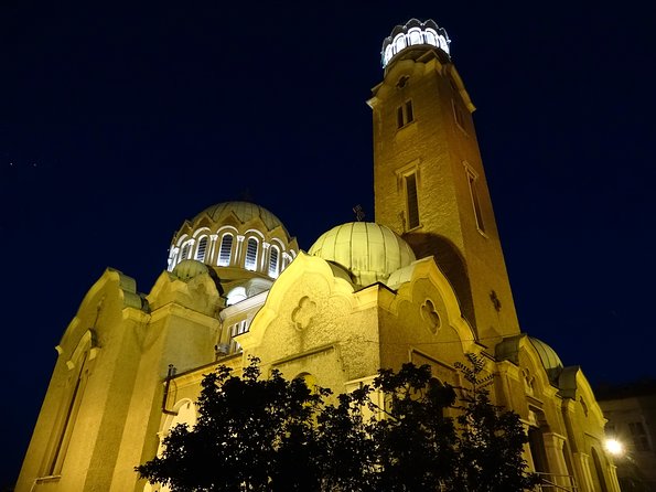 Veliko Tarnovo and Arbanasi Tour From Sofia - Discovering Veliko Tarnovos History