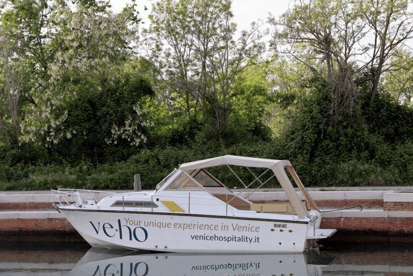 Venetian Boat Adventure: Private Tour of Murano and Burano - Key Points