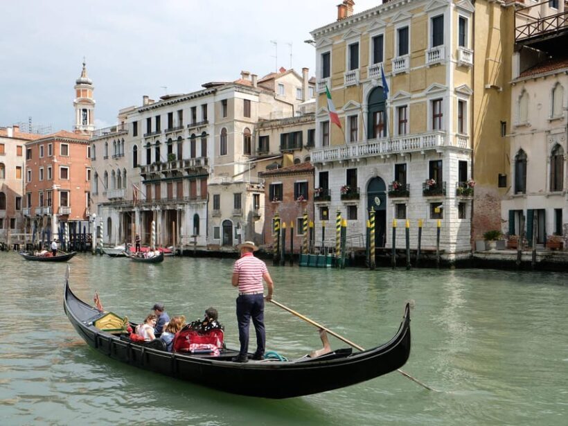 Venetian Dreams VIP: Gondola Ride & Hidden Canals Tour - Exploring Venice from the Water: The Experience in Detail