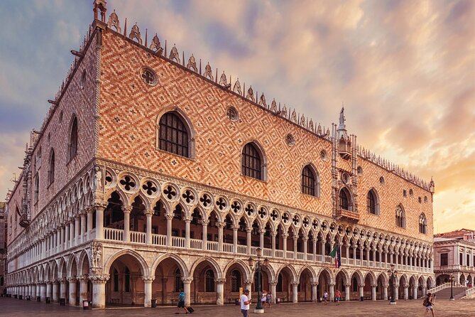 Venezia Walking Tour With Audio and Written Guide by a Local - Booking and Accessibility Details