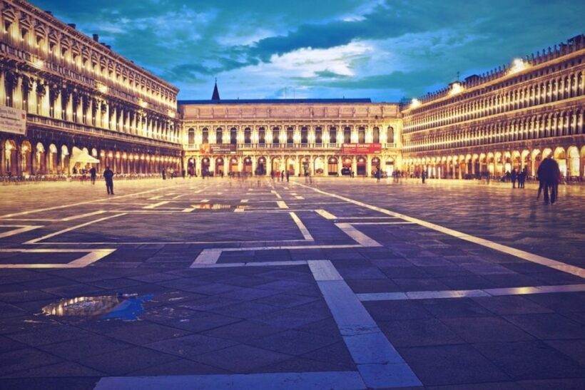 Venice: 2-Hour Private Walking Tour at Night - Key Points