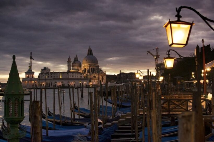 Venice: 2-Hour Private Walking Tour at Night - Itinerary Breakdown