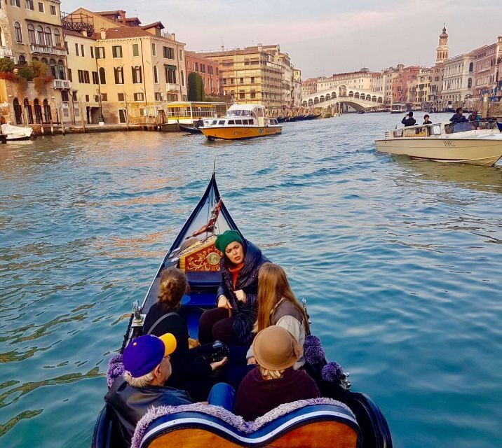 Venice: 30 min Gondola Ride on the Grand Canal with Guide - Key Points