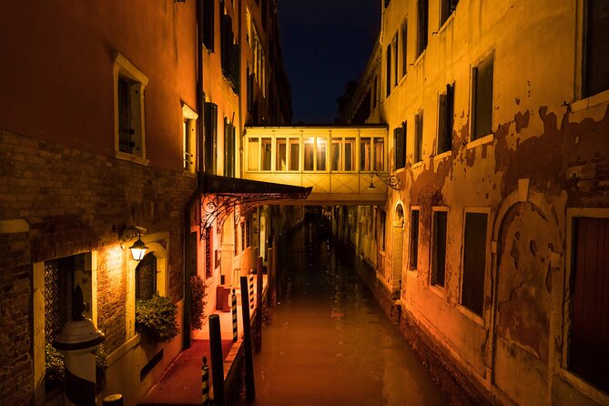Venice at Sunset: Crimes, Legends and Mysteries - FAQ