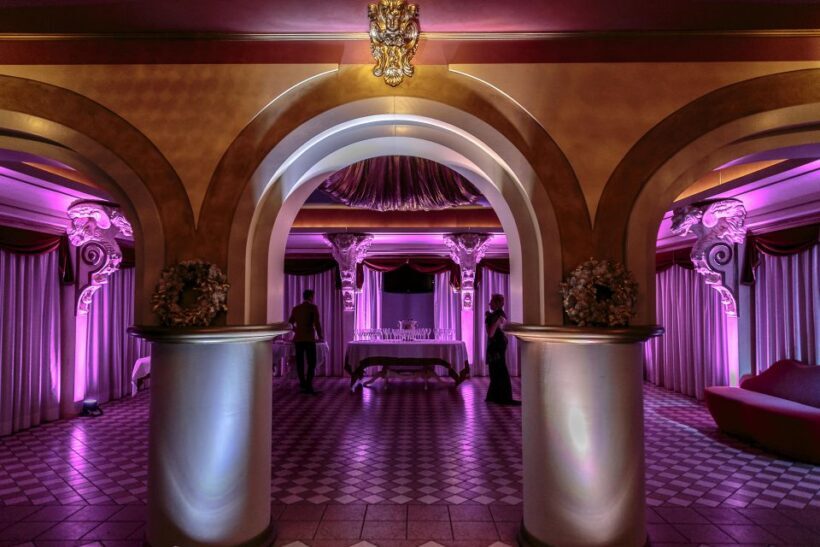 Venice: Cabaret Dinner Show - Introduction