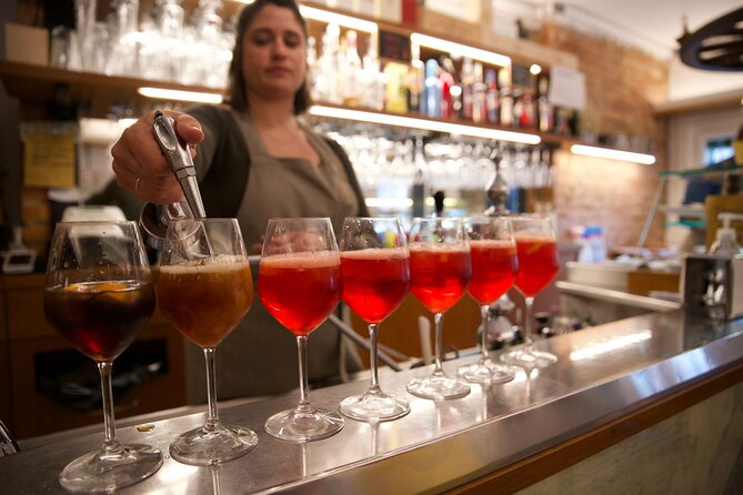 Venice Cicchetti & Spritz Food Tour in Cannaregio With Dinner - Sampling Venetian Cicchetti