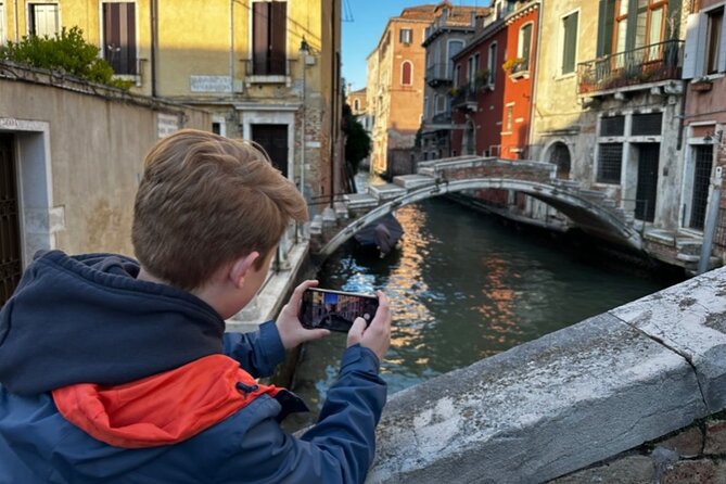 Venice Cicchetti & Spritz Food Tour in Cannaregio With Dinner - Meeting Point and Tour Route