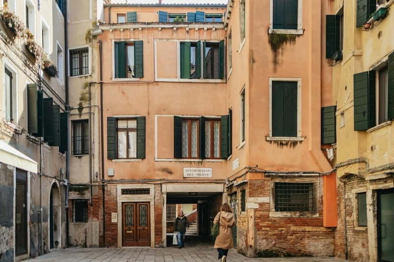 Venice: City Highlights Tour with St Mark's and Gondola Ride - The Sum Up