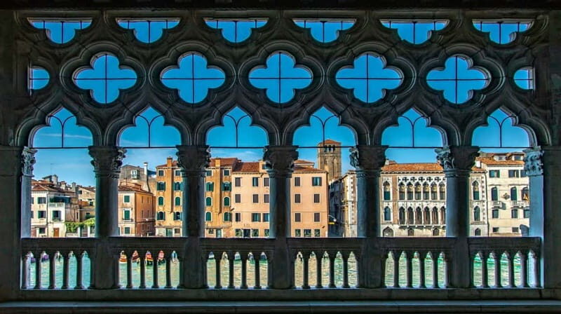 Venice: Doge Palace Guided Tour & Secret Itineraries Option - Key Points