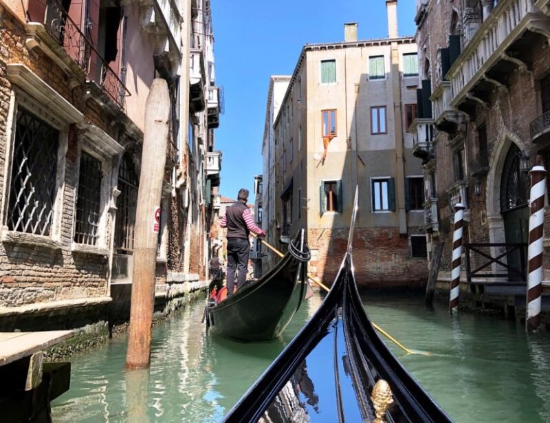 Venice: Doges Palace Guided-Tour & Gondola Ride - Gondola Ride Experience