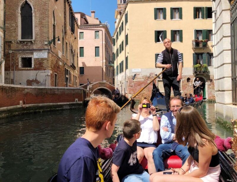 Venice: Doges Palace Guided-Tour & Gondola Ride - Meeting Point and Logistics