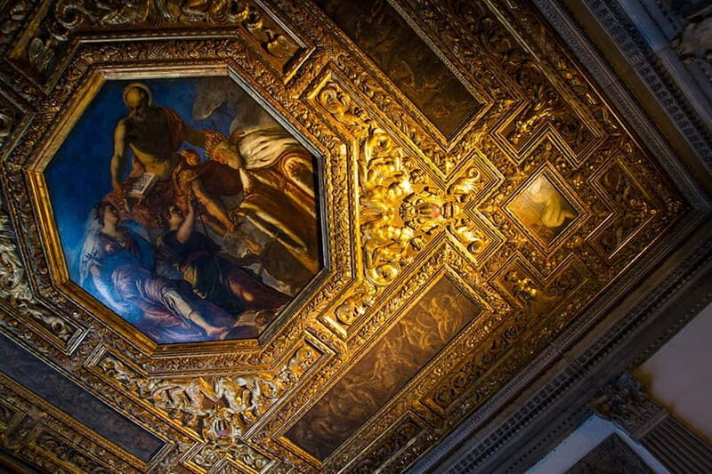 Venice: Doges Palace, Prison, and Secret Passageways Tour - Visiting Casanova’s Cell and Crossing the Bridge of Sighs
