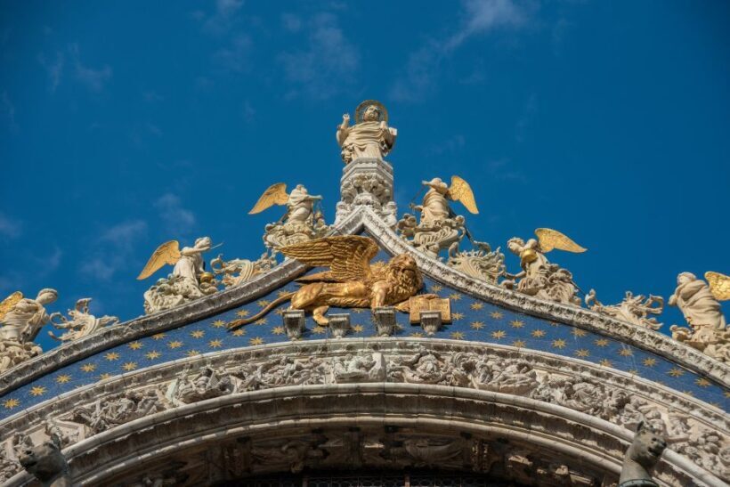 Venice: Doge's Palace with St. Mark's Basilica & Gondolas - Key Points
