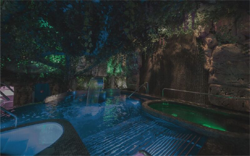 Venice Dreamscape: Romantic Spa Experience for Two - Key Points