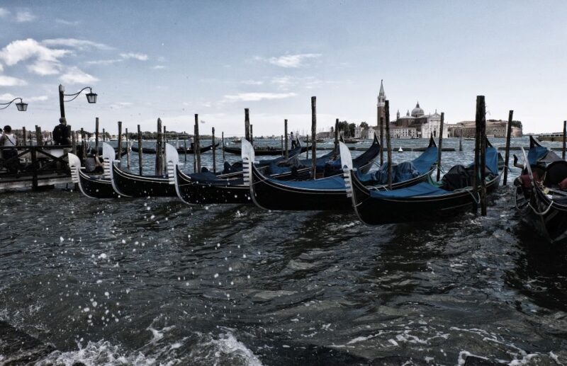 Venice: Gondola & Doges Palace - Tour Highlights