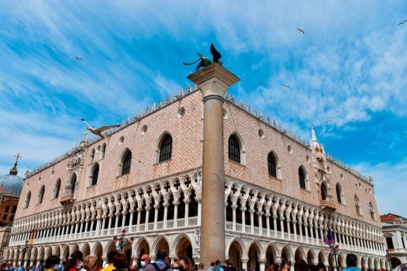 Venice: Gondola Ride and Skip the Line Doge's Palace Tour - The Details of the Tour