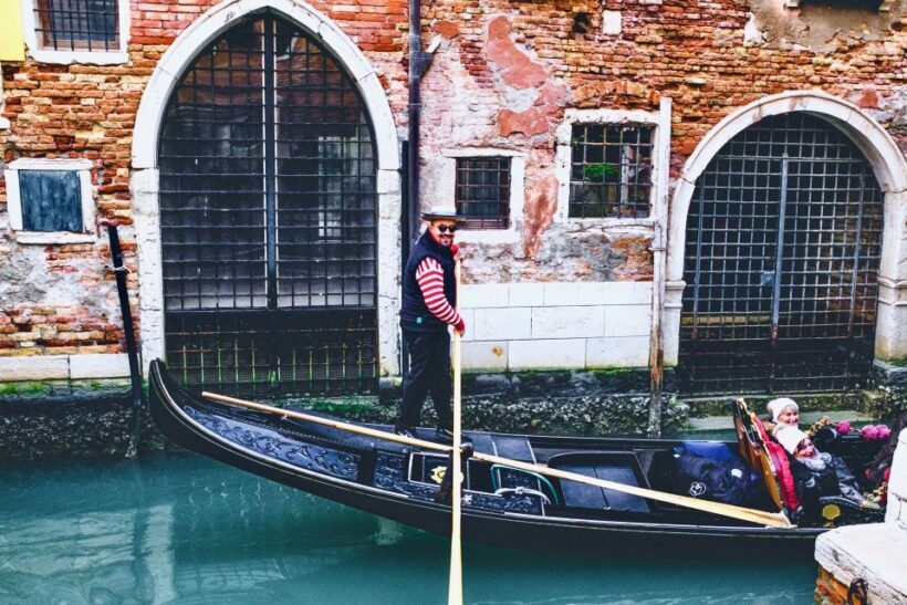 Venice: Gondola Ride and Skip the Line Doge's Palace Tour - Analyzing the Cost and Value