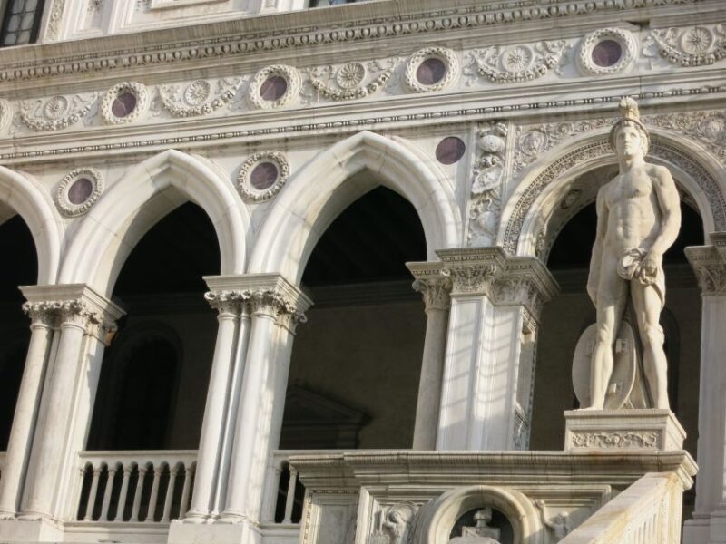 Venice: Gondola Ride & Doges Palace Guided Tour - Key Points
