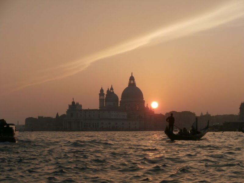 Venice: Gondola Ride & Doges Palace Guided Tour - Security and Luggage Considerations