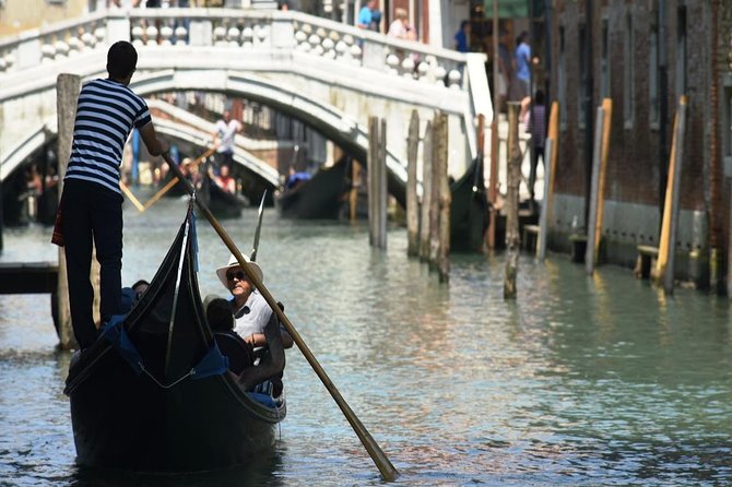 Venice Gondola Ride & Extra Meal Break at Illy Caffè - Meeting Points and Logistics