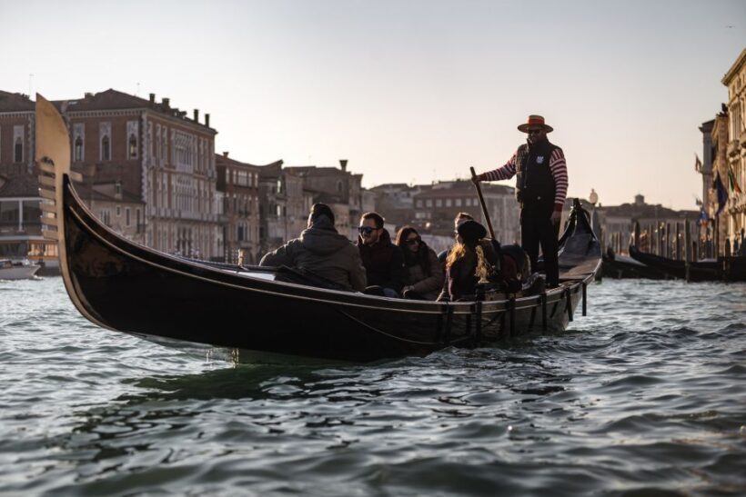Venice: Gondola Ride & Guided Tour of St. Mark's Basilica - Why This Tour Works for Travelers