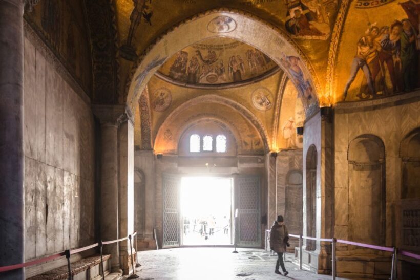 Venice: Gondola Ride & Guided Tour of St. Mark's Basilica - Analyzing the Value
