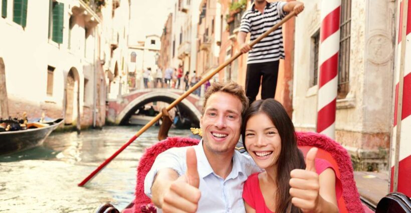 Venice: Grand Canal by Gondola with Live Commentary - What to Expect During Your Ride